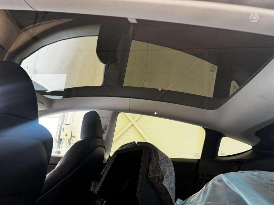 Melns Tesla Model Y 2024 Radviliškis, ar dzinēja tilpumu 0.00 L un nobraukumu 67 tūkst. km par 24744 €, foto 16 vietnē AUTOMOTO.COM.LV
