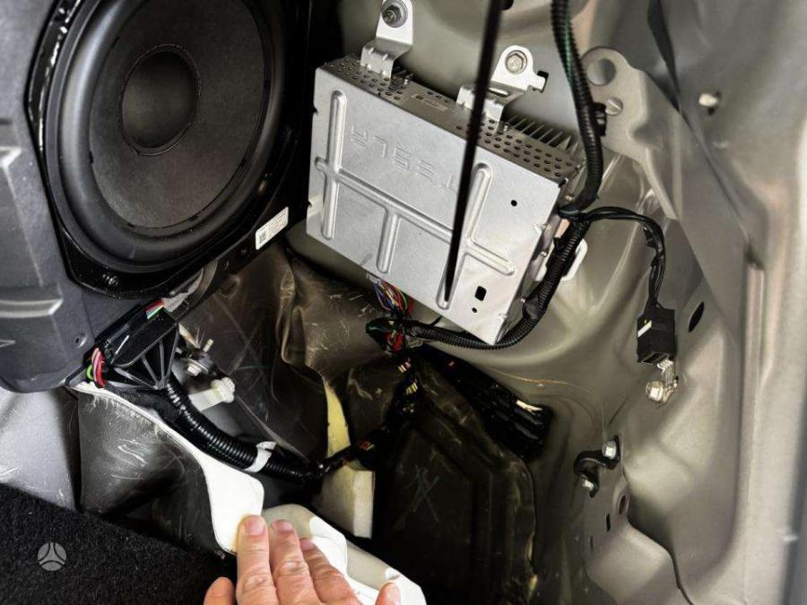 Melns Tesla Model Y 2024 Radviliškis, ar dzinēja tilpumu 0.00 L un nobraukumu 67 tūkst. km par 24744 €, foto 30 vietnē AUTOMOTO.COM.LV