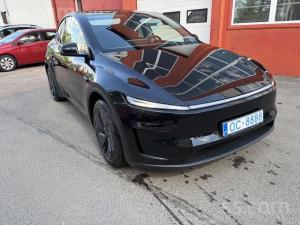 Черный Тесла Модель Y 2025 в Рига, объемом двигателя 0.00 л и пробегом 7 тыс. км за 51800 €, фото 3 на AUTOMOTO.COM.LV