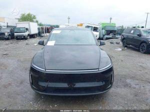 Melns Tesla Model Y 2026 Klaipėda, ar dzinēja tilpumu 0.00 L un nobraukumu 17 tūkst. km par 18950 €, foto 13 vietnē AUTOMOTO.COM.LV