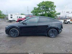 Melns Tesla Model Y 2026 Klaipėda, ar dzinēja tilpumu 0.00 L un nobraukumu 17 tūkst. km par 18950 €, foto 15 vietnē AUTOMOTO.COM.LV