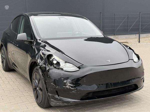 Melns Tesla Model Y 2022 Kauņa, ar dzinēja tilpumu 0.00 L un nobraukumu 62 tūkst. km par 17500 €, foto 10 vietnē AUTOMOTO.COM.LV