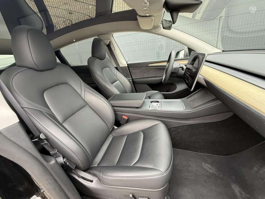 Melns Tesla Model Y 2022 Kauņa, ar dzinēja tilpumu 0.00 L un nobraukumu 62 tūkst. km par 17500 €, foto 15 vietnē AUTOMOTO.COM.LV