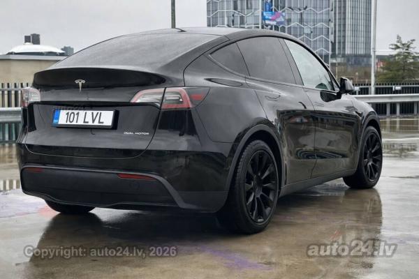 Melns Tesla Model Y 2022 Tallina, ar dzinēja tilpumu 0.00 L un nobraukumu 73 tūkst. km par 33900 €, foto 2 vietnē AUTOMOTO.COM.LV