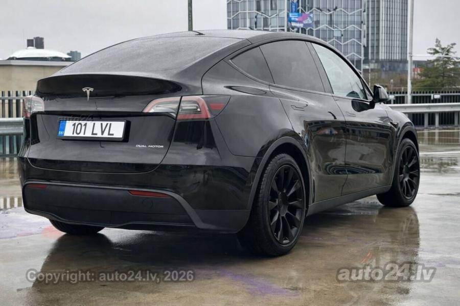 Melns Tesla Model Y 2022 Tallina, ar dzinēja tilpumu 0.00 L un nobraukumu 73 tūkst. km par 33900 €, foto 2 vietnē AUTOMOTO.COM.LV