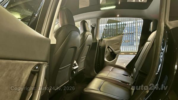 Melns Tesla Model Y 2022 Tallina, ar dzinēja tilpumu 0.00 L un nobraukumu 73 tūkst. km par 33900 €, foto 11 vietnē AUTOMOTO.COM.LV