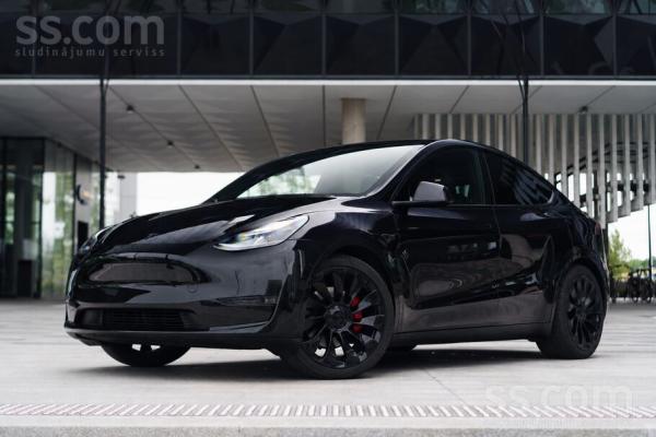 Melns Tesla Model Y 2022 Rīga, ar dzinēja tilpumu 0.00 L un nobraukumu 40 tūkst. km par 34800 €, foto 3 vietnē AUTOMOTO.COM.LV