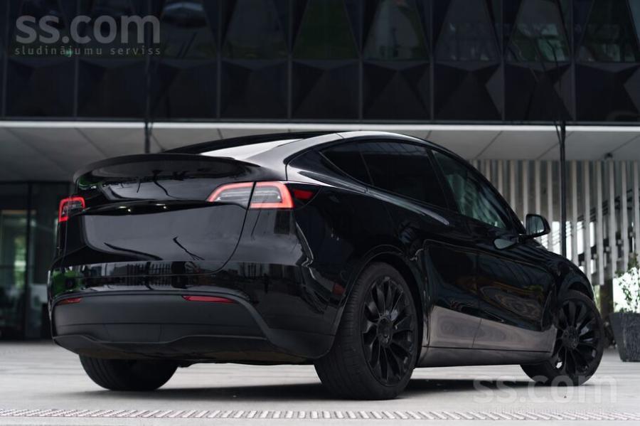 Melns Tesla Model Y 2022 Rīga, ar dzinēja tilpumu 0.00 L un nobraukumu 40 tūkst. km par 34800 €, foto 5 vietnē AUTOMOTO.COM.LV