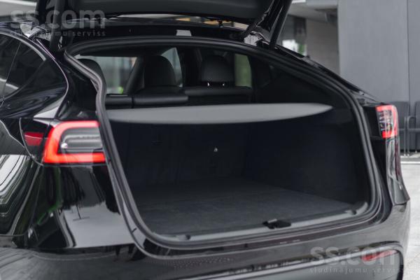 Melns Tesla Model Y 2022 Rīga, ar dzinēja tilpumu 0.00 L un nobraukumu 40 tūkst. km par 34800 €, foto 6 vietnē AUTOMOTO.COM.LV