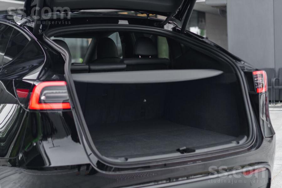 Melns Tesla Model Y 2022 Rīga, ar dzinēja tilpumu 0.00 L un nobraukumu 40 tūkst. km par 34800 €, foto 6 vietnē AUTOMOTO.COM.LV
