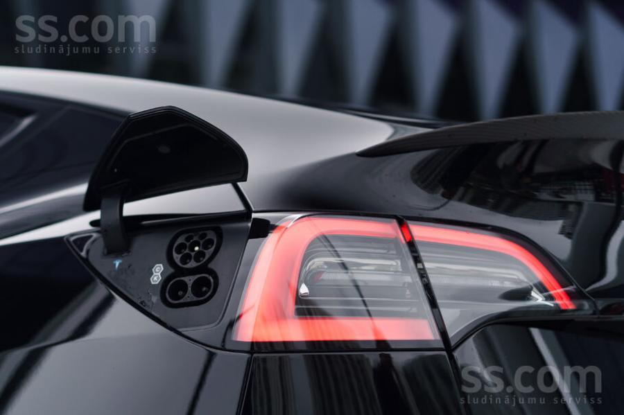 Melns Tesla Model Y 2022 Rīga, ar dzinēja tilpumu 0.00 L un nobraukumu 40 tūkst. km par 34800 €, foto 8 vietnē AUTOMOTO.COM.LV