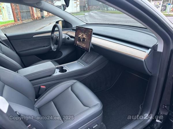 Melns Tesla Model Y 2023 Tallina, ar dzinēja tilpumu 0.00 L un nobraukumu 58 tūkst. km par 38400 €, foto 11 vietnē AUTOMOTO.COM.LV