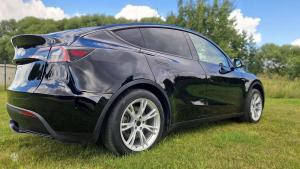 Black Tesla Model Y 2023 in Kaisiadorys, with an engine capacity of 0.00 L and mileage of 54 thousand km for 27900 €, photo 10 on AUTOMOTO.COM.LV
