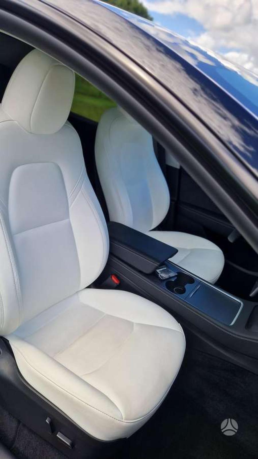 Black Tesla Model Y 2023 in Kaisiadorys, with an engine capacity of 0.00 L and mileage of 54 thousand km for 27900 €, photo 13 on AUTOMOTO.COM.LV