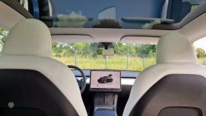 Black Tesla Model Y 2023 in Kaisiadorys, with an engine capacity of 0.00 L and mileage of 54 thousand km for 27900 €, photo 18 on AUTOMOTO.COM.LV