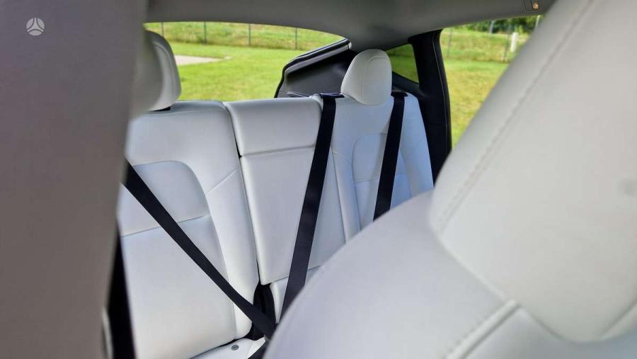 Black Tesla Model Y 2023 in Kaisiadorys, with an engine capacity of 0.00 L and mileage of 54 thousand km for 27900 €, photo 24 on AUTOMOTO.COM.LV