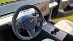 Black Tesla Model Y 2023 in Kaisiadorys, with an engine capacity of 0.00 L and mileage of 54 thousand km for 27900 €, photo 26 on AUTOMOTO.COM.LV