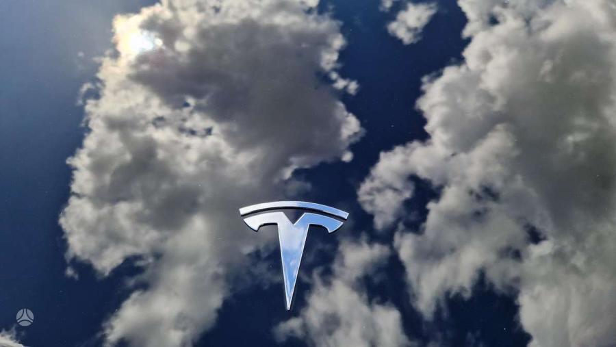 Black Tesla Model Y 2023 in Kaisiadorys, with an engine capacity of 0.00 L and mileage of 54 thousand km for 27900 €, photo 28 on AUTOMOTO.COM.LV