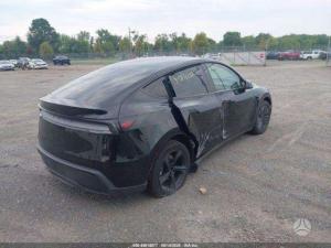Melns Tesla Model Y 2026 Klaipėda, ar dzinēja tilpumu 0.00 L un nobraukumu 17 tūkst. km par 18000 €, foto 7 vietnē AUTOMOTO.COM.LV