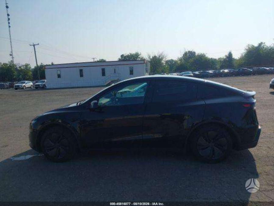 Melns Tesla Model Y 2026 Klaipėda, ar dzinēja tilpumu 0.00 L un nobraukumu 17 tūkst. km par 18000 €, foto 11 vietnē AUTOMOTO.COM.LV
