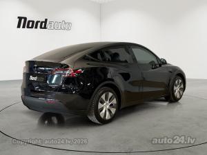 Black Tesla Model Y 2022 in Tallinn, with an engine capacity of 0.00 L and mileage of 76 thousand km for 37900 €, photo 3 on AUTOMOTO.COM.LV