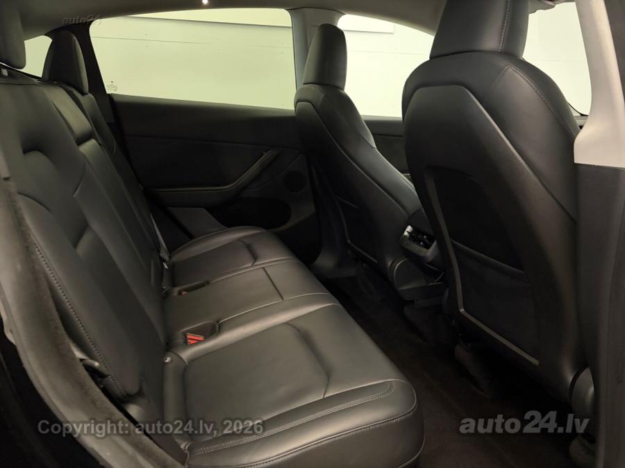 Black Tesla Model Y 2022 in Tallinn, with an engine capacity of 0.00 L and mileage of 36 thousand km for 38900 €, photo 9 on AUTOMOTO.COM.LV