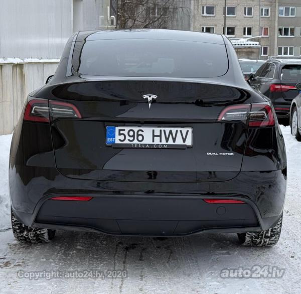 Black Tesla Model Y 2023 in Tallinn, with an engine capacity of 0.00 L and mileage of 39 thousand km for 39990 €, photo 5 on AUTOMOTO.COM.LV