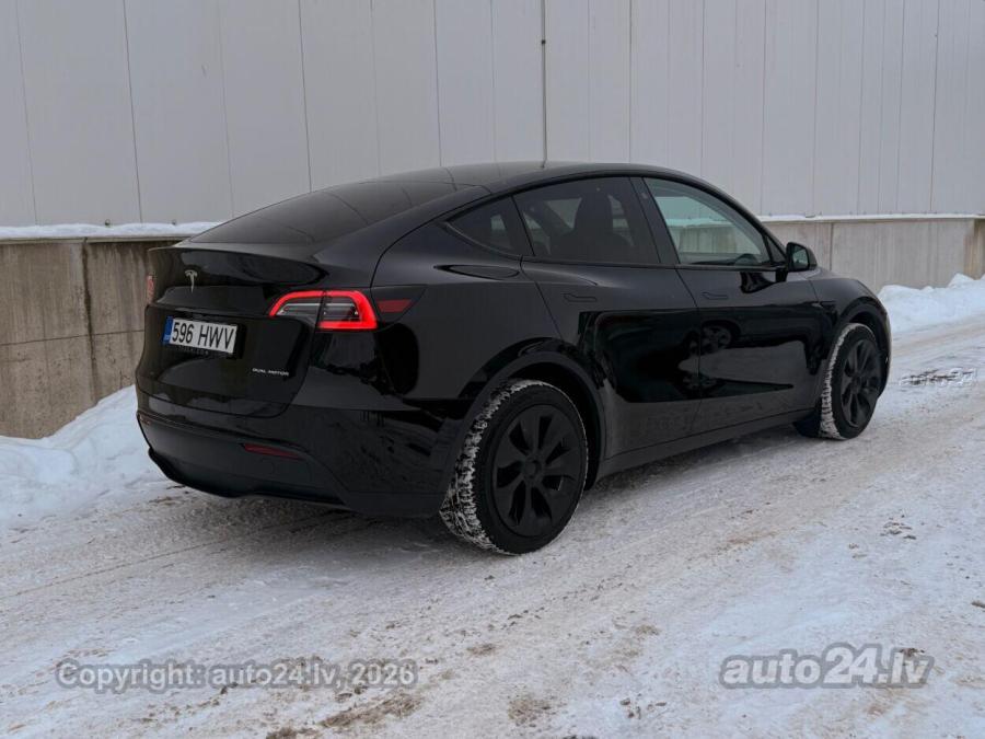 Melns Tesla Model Y 2023 Tallina, ar dzinēja tilpumu 0.00 L un nobraukumu 39 tūkst. km par 39990 €, foto 3 vietnē AUTOMOTO.COM.LV