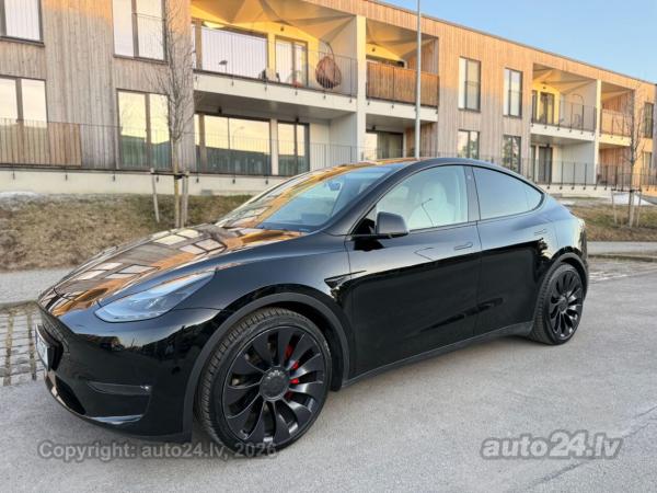 Melns Tesla Model Y 2023 Tallina, ar dzinēja tilpumu 0.00 L un nobraukumu 82 tūkst. km par 34800 €, foto 3 vietnē AUTOMOTO.COM.LV