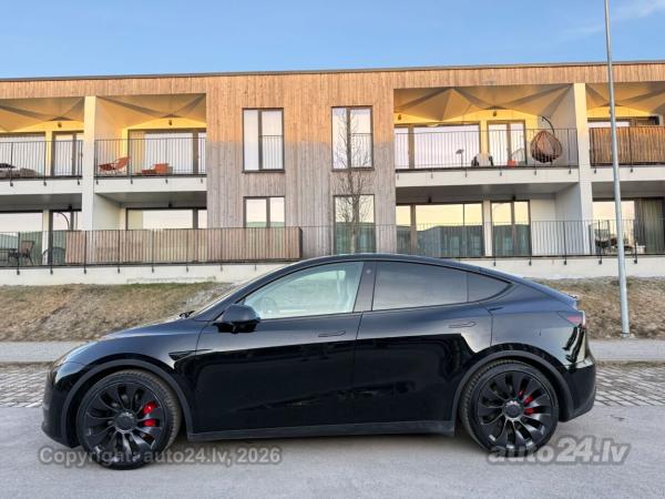 Melns Tesla Model Y 2023 Tallina, ar dzinēja tilpumu 0.00 L un nobraukumu 82 tūkst. km par 34800 €, foto 4 vietnē AUTOMOTO.COM.LV