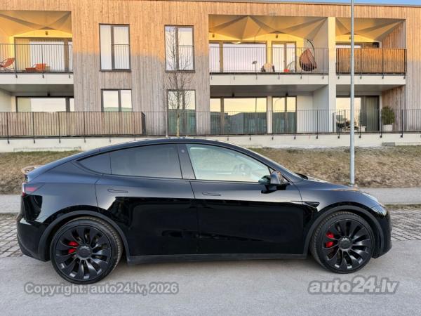 Melns Tesla Model Y 2023 Tallina, ar dzinēja tilpumu 0.00 L un nobraukumu 82 tūkst. km par 34800 €, foto 5 vietnē AUTOMOTO.COM.LV