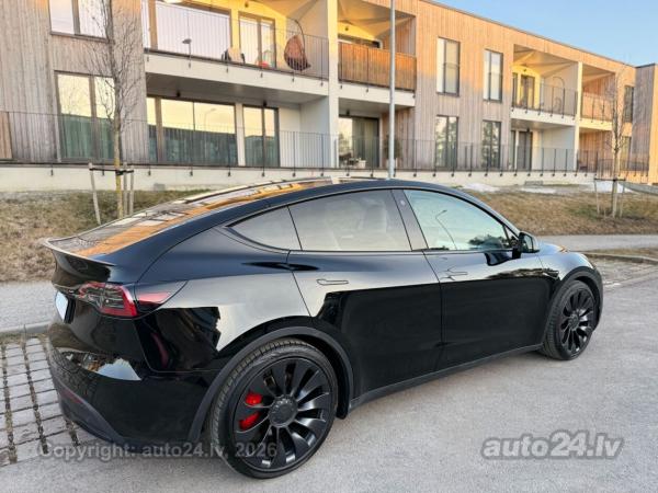 Melns Tesla Model Y 2023 Tallina, ar dzinēja tilpumu 0.00 L un nobraukumu 82 tūkst. km par 34800 €, foto 7 vietnē AUTOMOTO.COM.LV