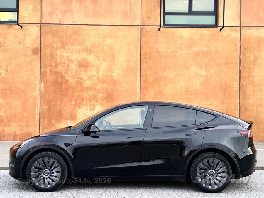 Melns Tesla Model Y 2023 Tallina, ar dzinēja tilpumu 0.00 L un nobraukumu 95 tūkst. km par 34800 €, foto 3 vietnē AUTOMOTO.COM.LV