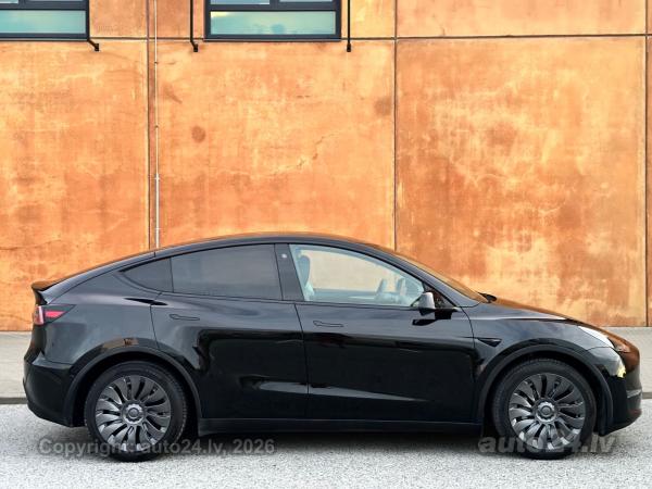 Black Tesla Model Y 2023 in Tallinn, with an engine capacity of 0.00 L and mileage of 95 thousand km for 34800 €, photo 6 on AUTOMOTO.COM.LV