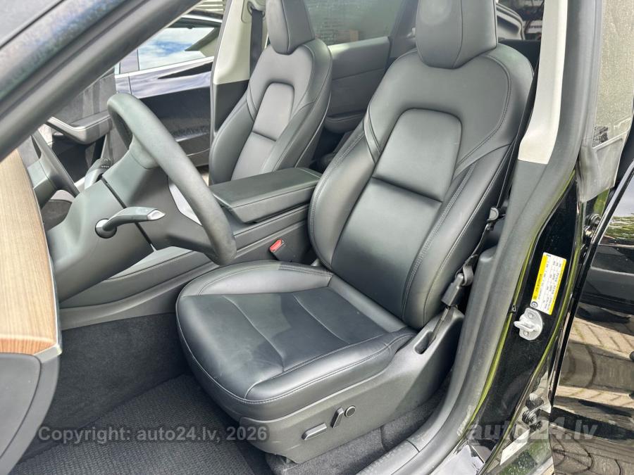 Melns Tesla Model Y 2023 Tallina, ar dzinēja tilpumu 0.00 L un nobraukumu 95 tūkst. km par 34800 €, foto 12 vietnē AUTOMOTO.COM.LV