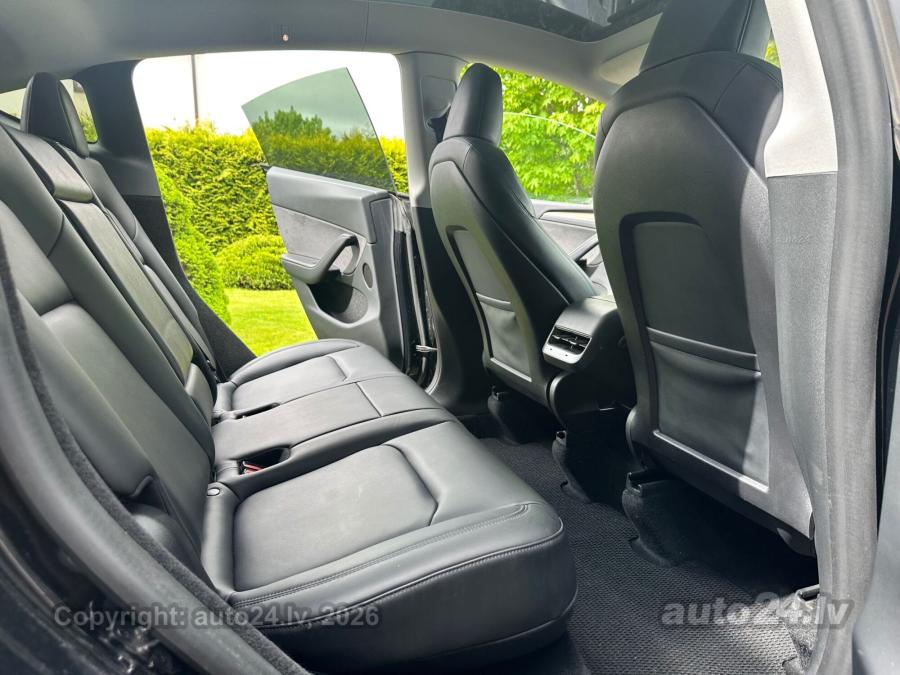 Melns Tesla Model Y 2023 Tallina, ar dzinēja tilpumu 0.00 L un nobraukumu 95 tūkst. km par 34800 €, foto 13 vietnē AUTOMOTO.COM.LV