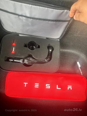 Melns Tesla Model Y 2023 Tallina, ar dzinēja tilpumu 0.00 L un nobraukumu 95 tūkst. km par 34800 €, foto 15 vietnē AUTOMOTO.COM.LV