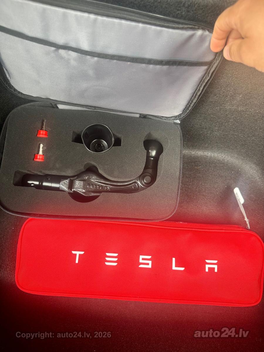 Melns Tesla Model Y 2023 Tallina, ar dzinēja tilpumu 0.00 L un nobraukumu 95 tūkst. km par 34800 €, foto 15 vietnē AUTOMOTO.COM.LV