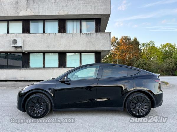 Melns Tesla Model Y 2023 Tallina, ar dzinēja tilpumu 0.00 L un nobraukumu 90 tūkst. km par 34800 €, foto 4 vietnē AUTOMOTO.COM.LV