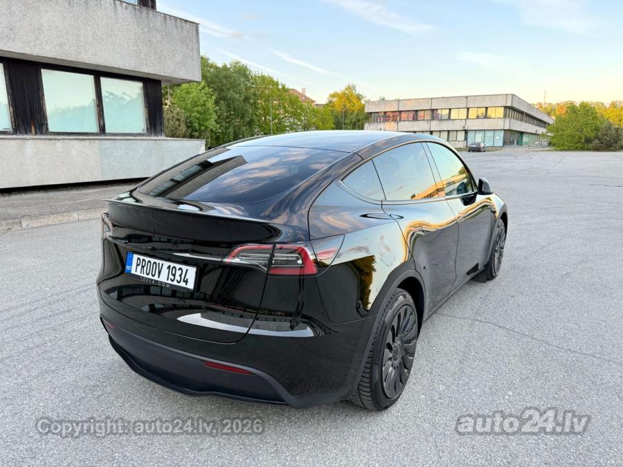 Black Tesla Model Y 2023 in Tallinn, with an engine capacity of 0.00 L and mileage of 90 thousand km for 34800 €, photo 9 on AUTOMOTO.COM.LV