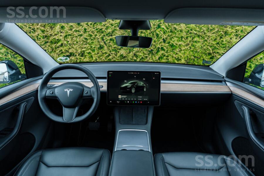 Melns Tesla Model Y 2023 Rīga, ar dzinēja tilpumu 0.00 L un nobraukumu 42 tūkst. km par 38500 €, foto 17 vietnē AUTOMOTO.COM.LV
