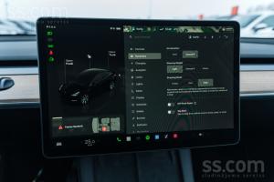 Melns Tesla Model Y 2023 Rīga, ar dzinēja tilpumu 0.00 L un nobraukumu 42 tūkst. km par 38500 €, foto 24 vietnē AUTOMOTO.COM.LV