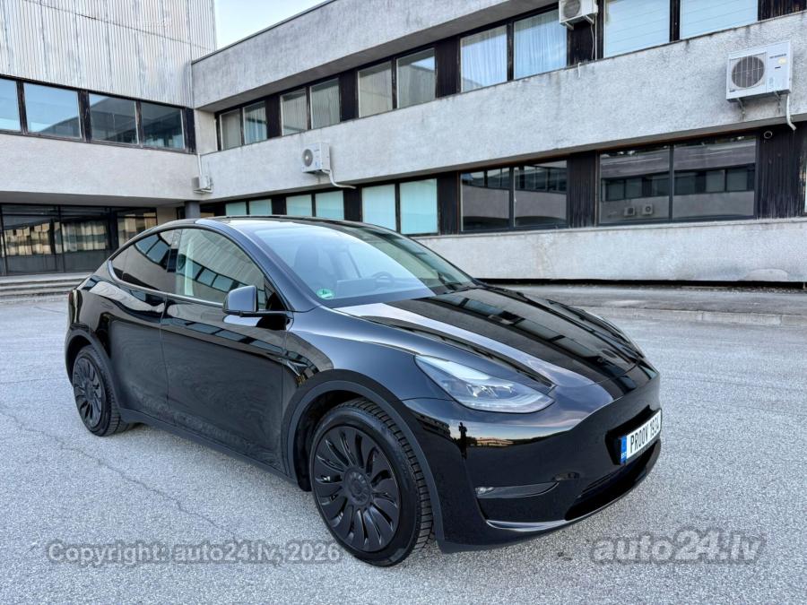 Melns Tesla Model Y 2023 Tallina, ar dzinēja tilpumu 0.00 L un nobraukumu 114 tūkst. km par 32900 €, foto 1 vietnē AUTOMOTO.COM.LV