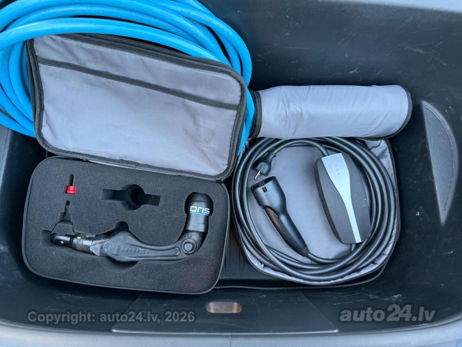 Melns Tesla Model Y 2023 Tallina, ar dzinēja tilpumu 0.00 L un nobraukumu 114 tūkst. km par 32900 €, foto 23 vietnē AUTOMOTO.COM.LV