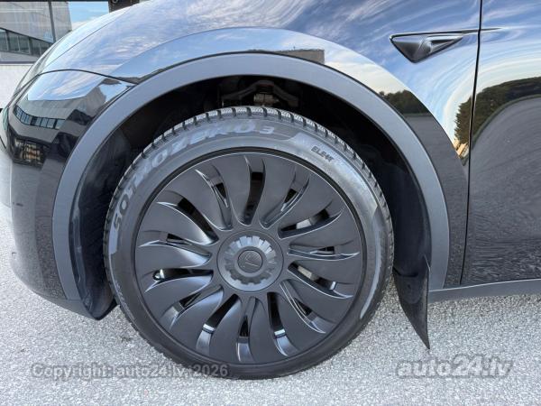 Black Tesla Model Y 2023 in Tallinn, with an engine capacity of 0.00 L and mileage of 114 thousand km for 32900 €, photo 10 on AUTOMOTO.COM.LV