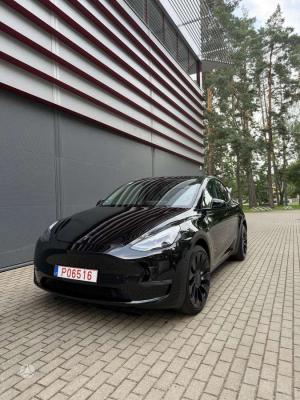 Melns Tesla Model Y 2023 Viļņa, ar dzinēja tilpumu 0.00 L un nobraukumu 66 tūkst. km par 32900 €, foto 3 vietnē AUTOMOTO.COM.LV