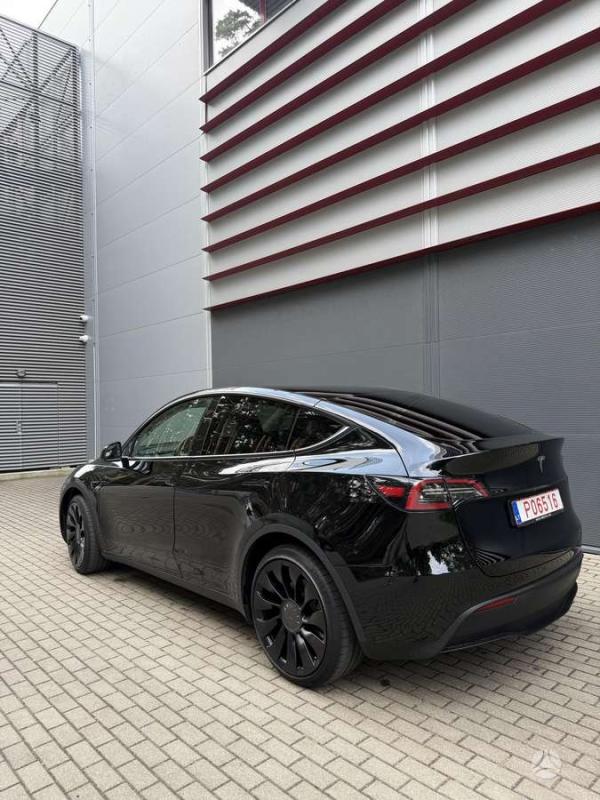 Melns Tesla Model Y 2023 Viļņa, ar dzinēja tilpumu 0.00 L un nobraukumu 66 tūkst. km par 32900 €, foto 4 vietnē AUTOMOTO.COM.LV