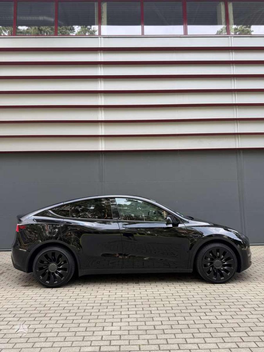 Melns Tesla Model Y 2023 Viļņa, ar dzinēja tilpumu 0.00 L un nobraukumu 66 tūkst. km par 32900 €, foto 6 vietnē AUTOMOTO.COM.LV