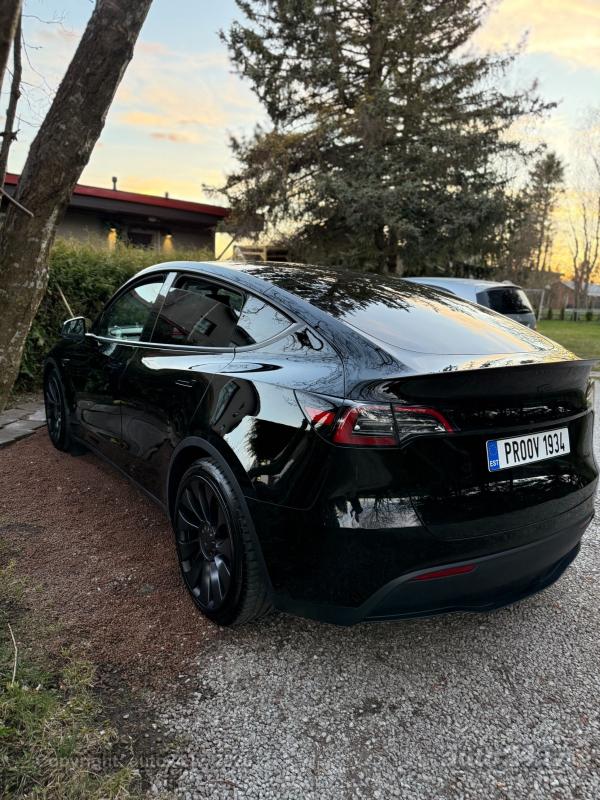 Tesla Model Y 2023 in Tallinn on AUTOMOTO.COM.LV Black Tesla Model Y 2023 in Tallinn, with an engine capacity of 0.00 L and mileage of 109 thousand km for 34800 €, photo 4 on AUTOMOTO.COM.LV