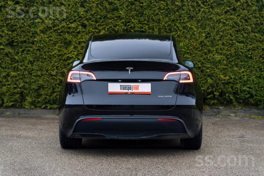 Black Tesla Model Y 2024 in Riga, with an engine capacity of 0.00 L and mileage of 24 thousand km for 43900 €, photo 6 on AUTOMOTO.COM.LV
